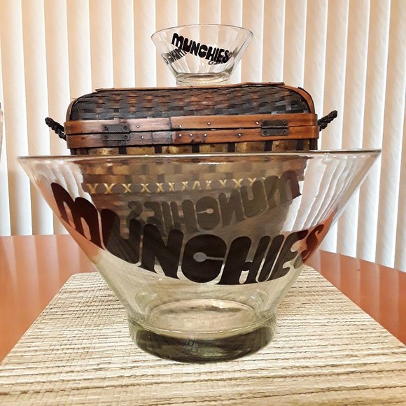 Munchies | Dining | Vintage 97s Wheaton Glass Munchies Snack Bowl Set ...
